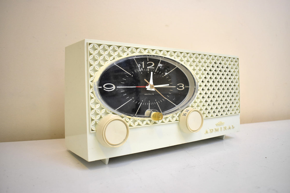 Bluetooth Ready To Go - Breezeway White 1964 Admiral Model Y3783 AM Va ...