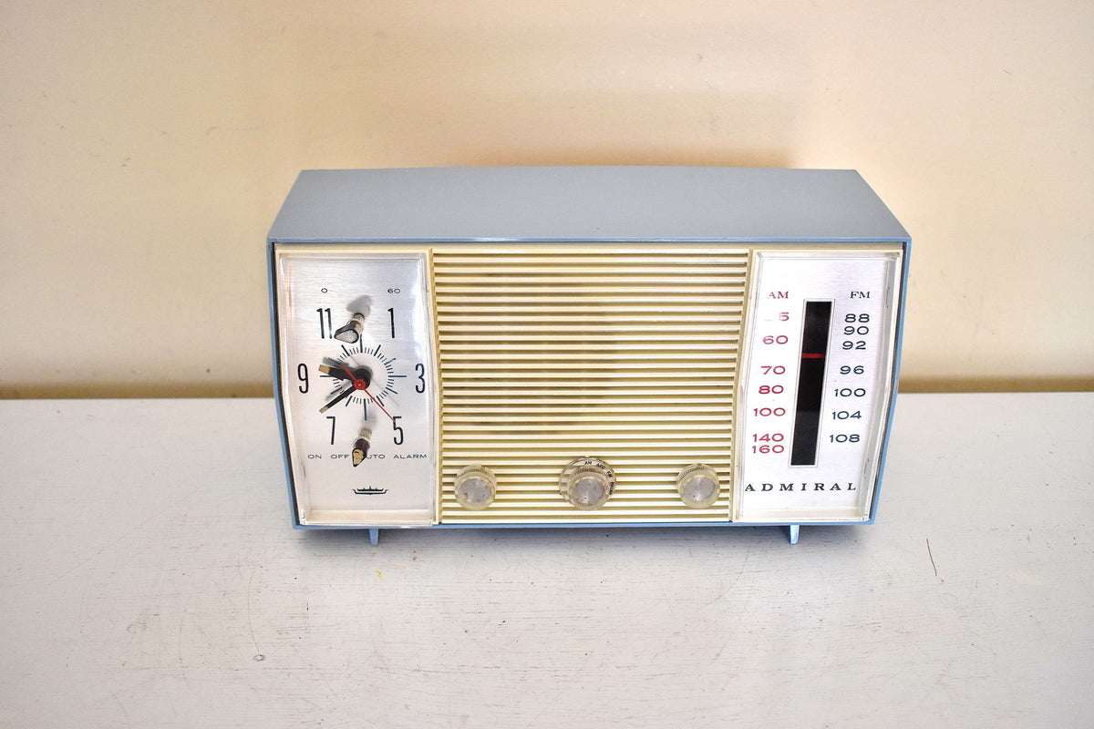 Cornflower Blue 1963-64 Admiral Model Y3659 Vacuum Tube AM/FM Clock Ra ...