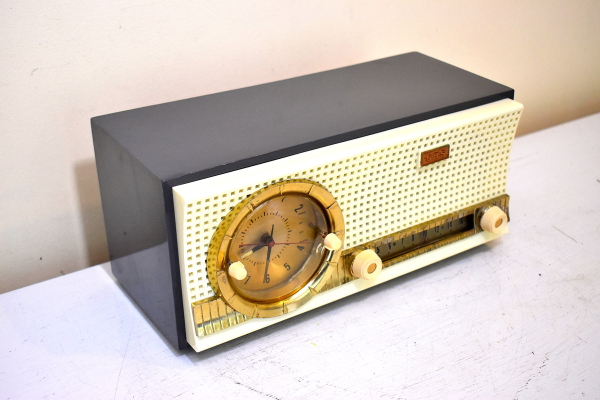 Charcoal and White 1963 CBS Model 63C321 AM Vacuum Tube Alarm Clock Ra ...