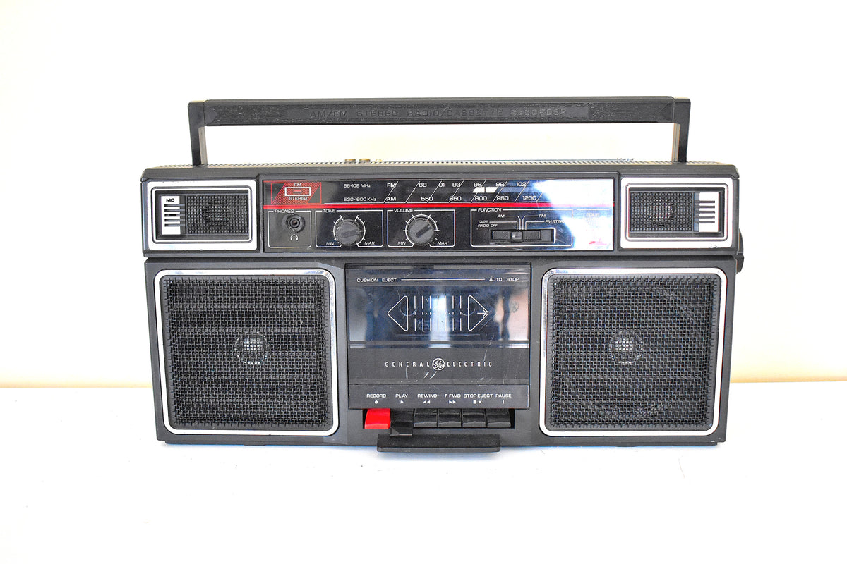 General Electric Model 3-5452A AM FM Cassette Boombox Radio! Sounds Gr ...
