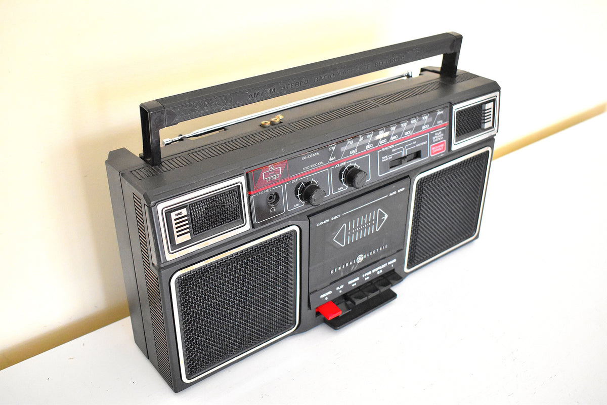 General Electric Model 3-5452A AM FM Cassette Boombox Radio! Sounds Gr ...