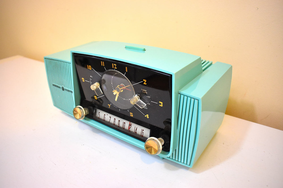 Ocean Turquoise Mid Century 1959 General Electric Model C-417C Vacuum ...