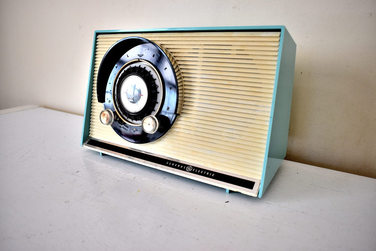 Sky Blue Turquoise 1959 General Electric Model 861 Vacuum Tube AM Radi ...