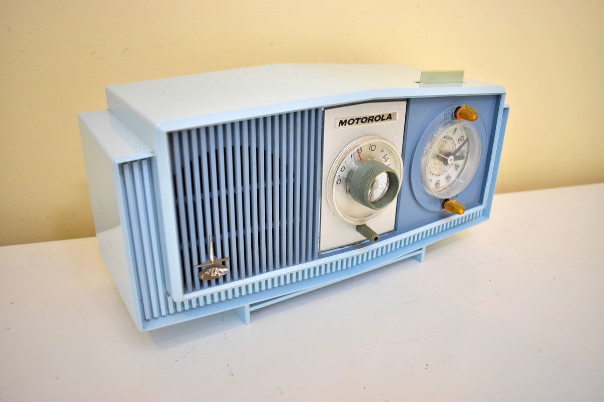 Tuxedo Blue 1963 Motorola Model C4B2 AM Vacuum Tube Clock Radio Neon L ...