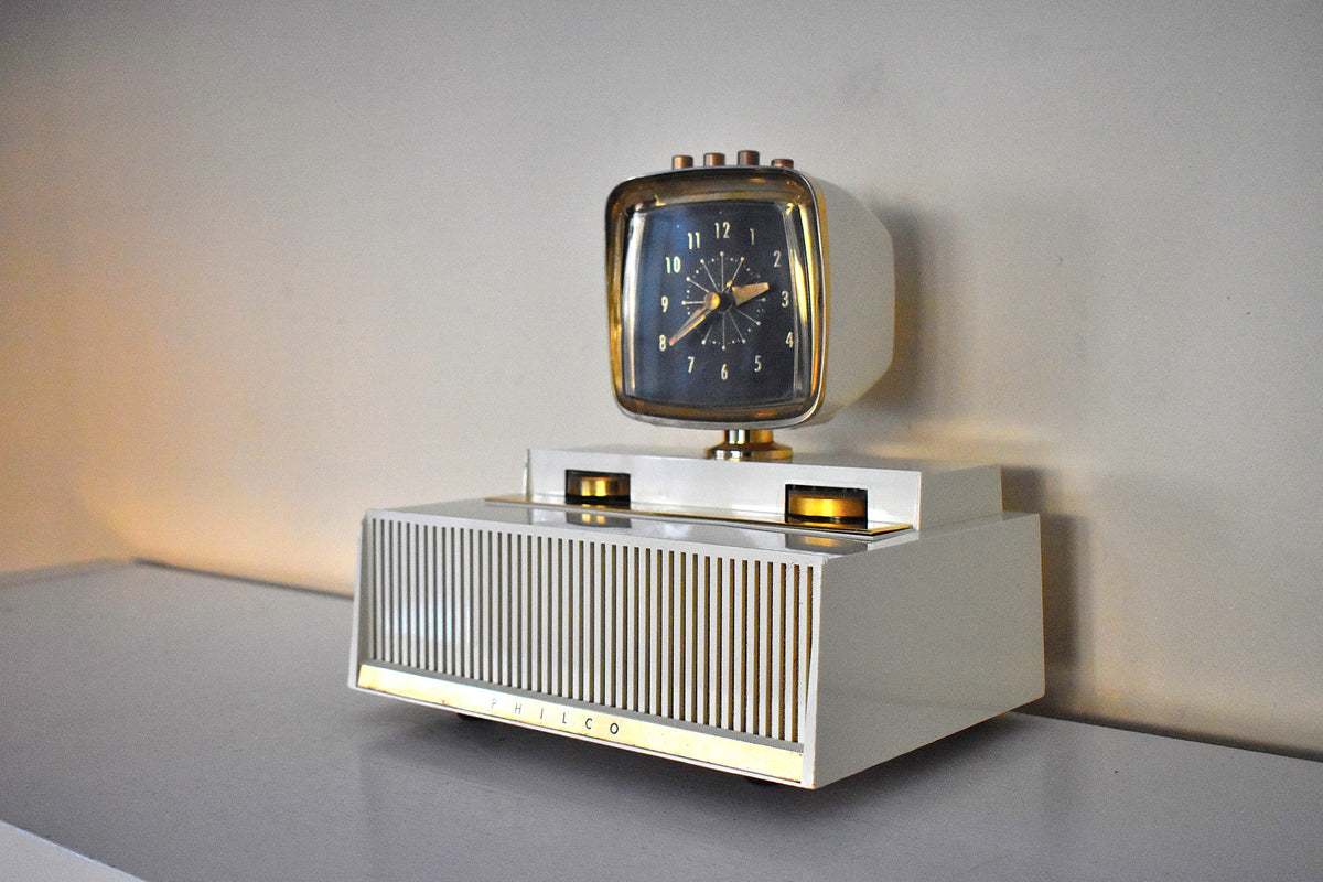 Aura White 1958 Philco Predicta Model H765-124 Vacuum Tube AM Clock Ra ...