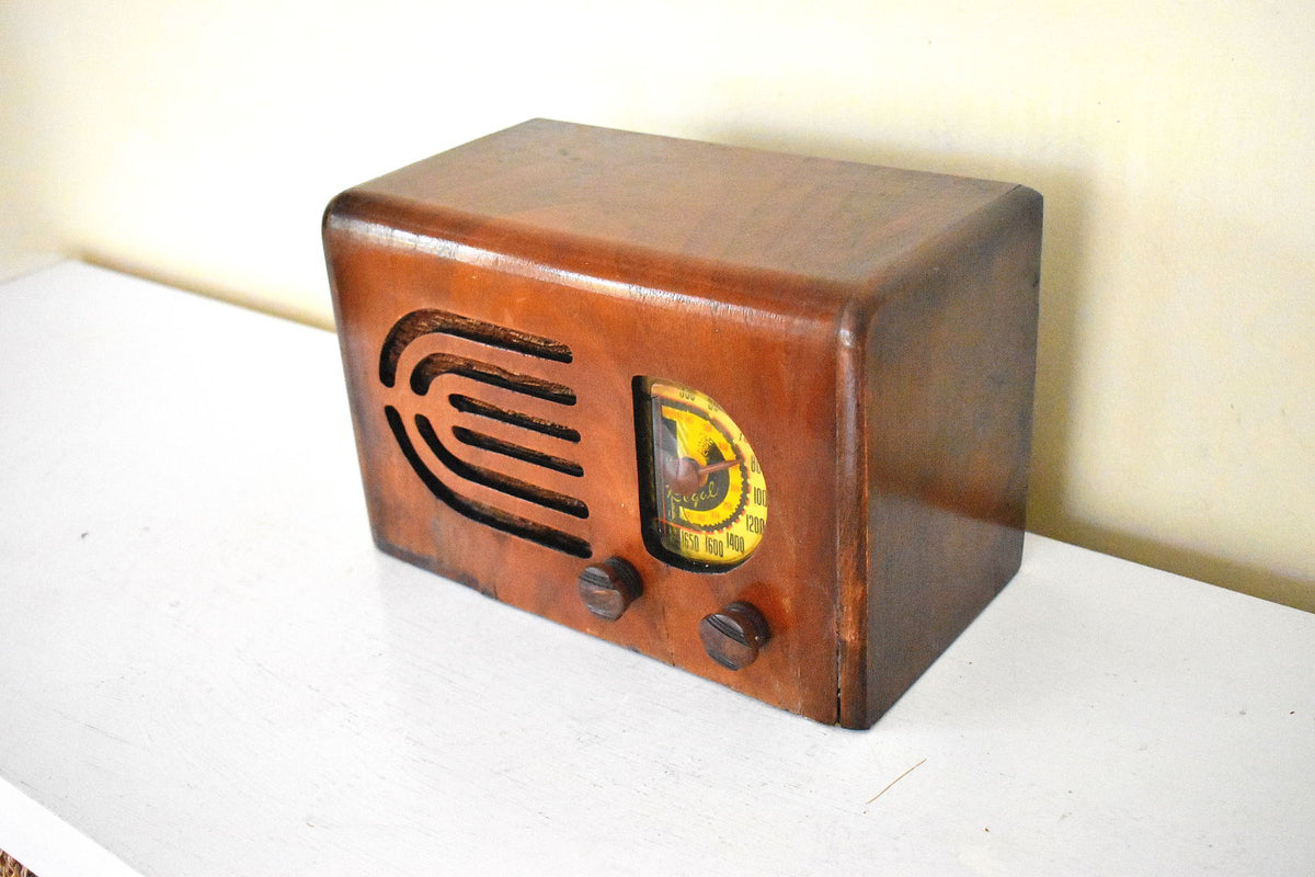 Artisan Crafted Wood 1945 Regal Model L-46 "Ult-Radio" Vacuum Tube AM ...