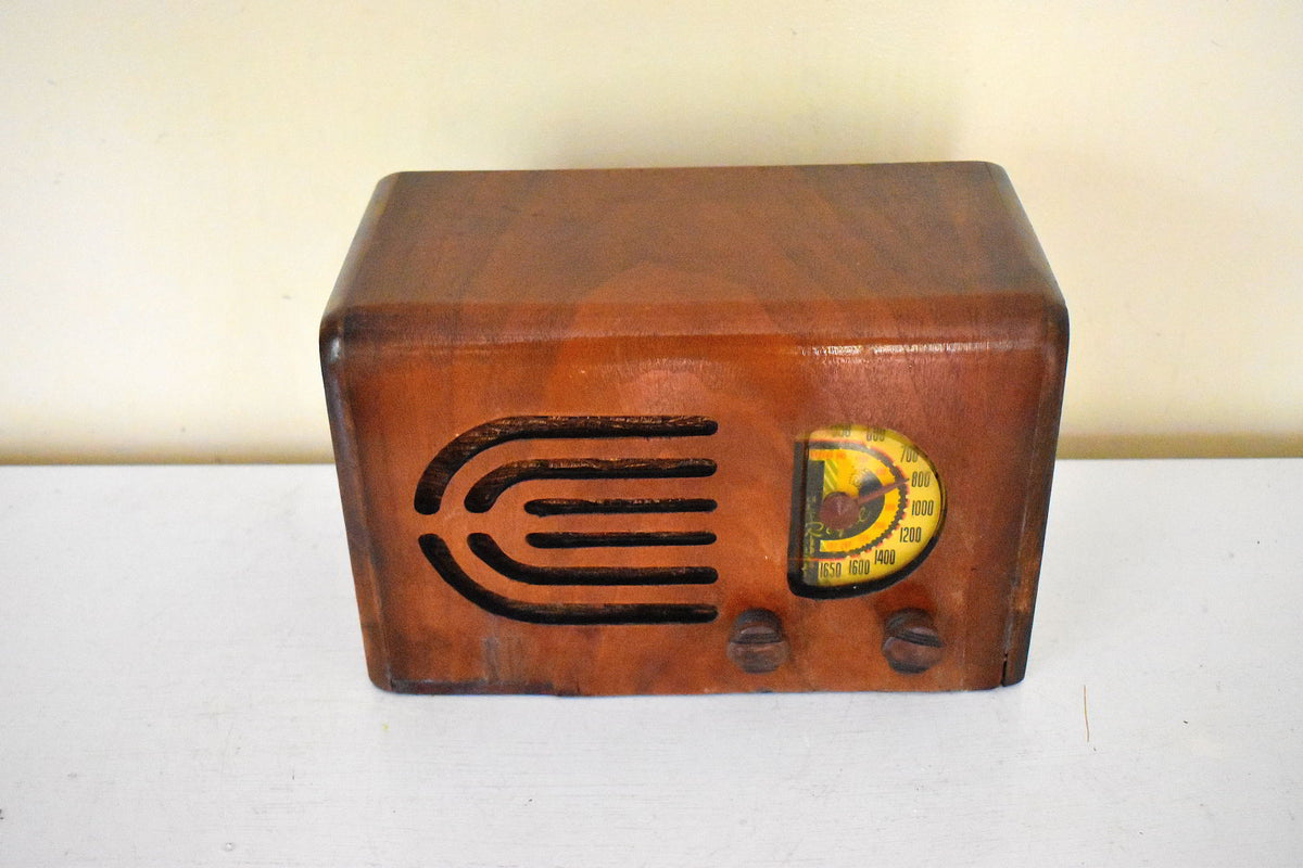 Artisan Crafted Wood 1945 Regal Model L-46 "Ult-Radio" Vacuum Tube AM ...