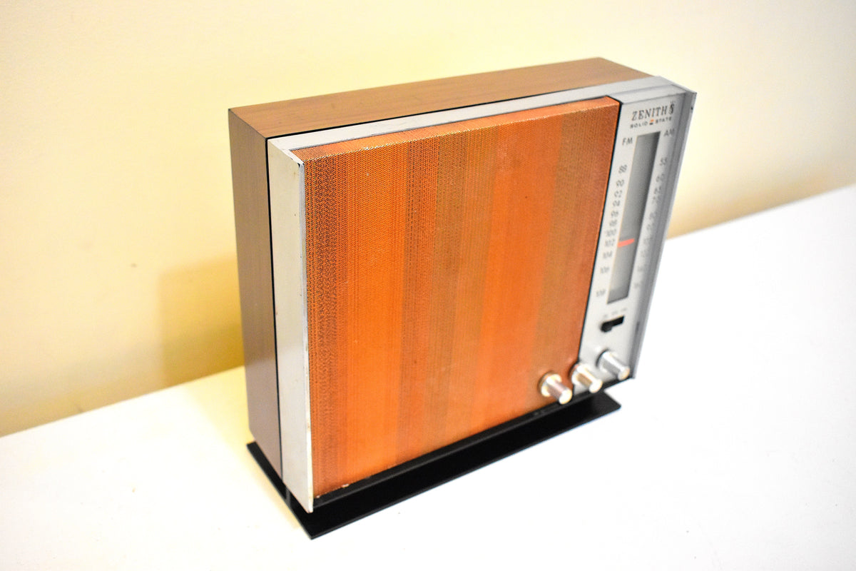 Woodgrain Panel 1965 Zenith Model A-418 Solid State Transistor AM FM R ...