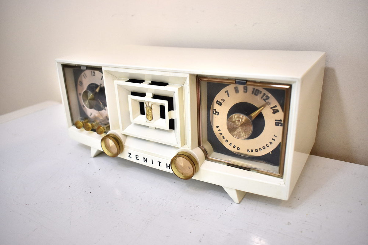 Snow White Mid Century Vintage 1956 Zenith R519W AM Vacuum Tube Clock ...