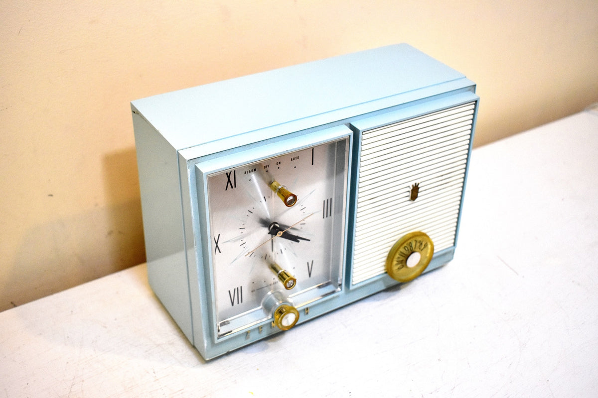 Powder Blue 1963 Zenith Model G515B Vacuum Tube AM Alarm Clock Radio B ...