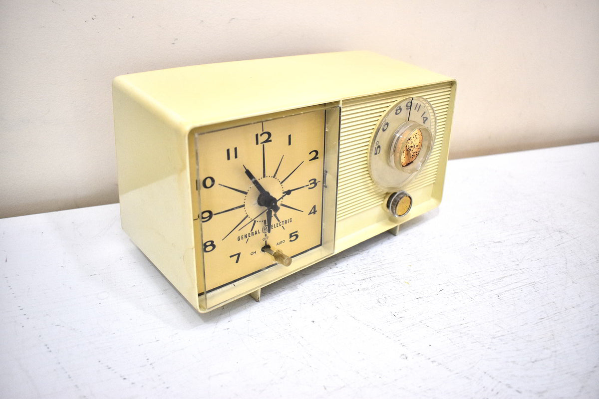 Beige Ivory Vintage 1962 General Electric Model C-401A AM Vacuum Tube ...