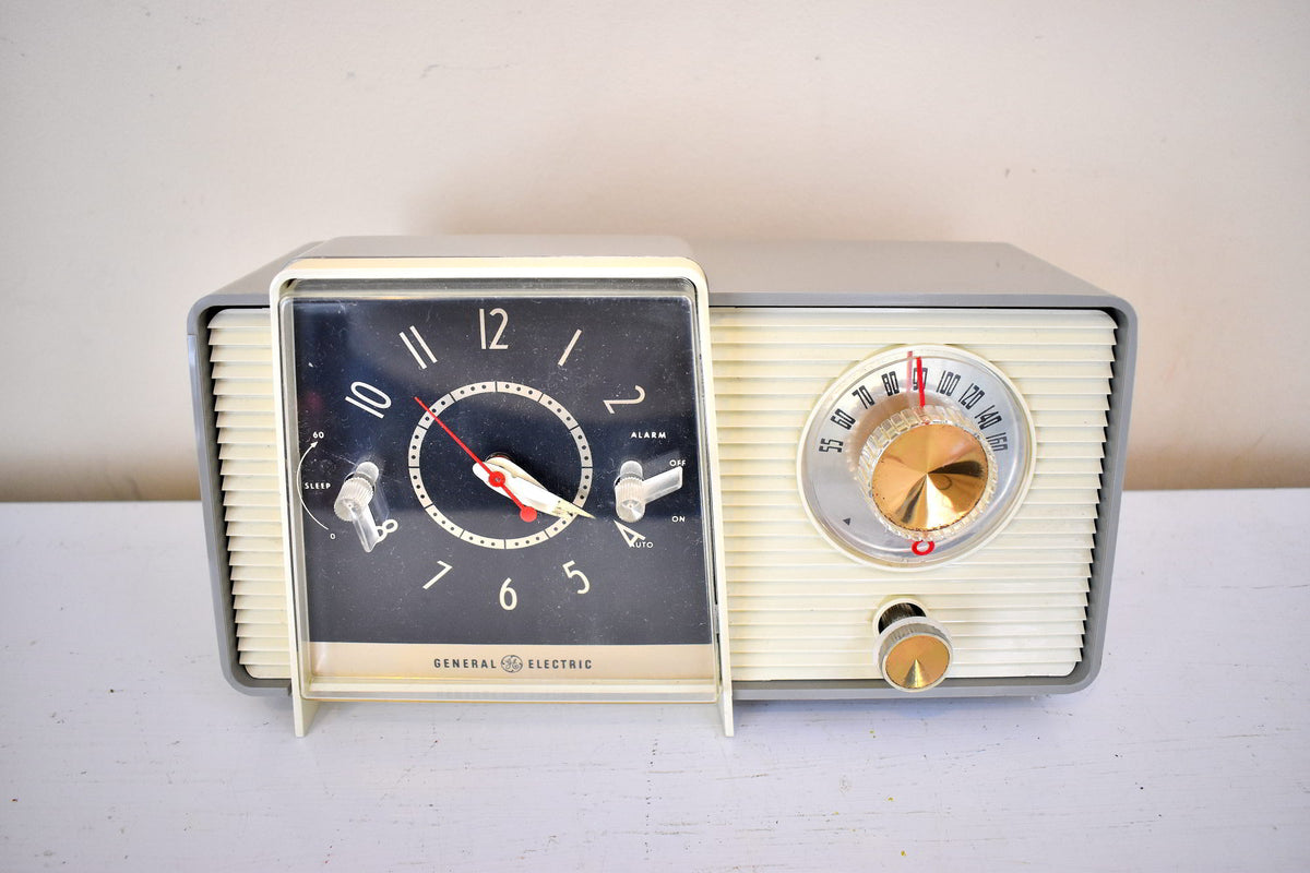 Gull Gray 1958 GE General Electric Model C-406A AM Vintage Vacuum Tube ...