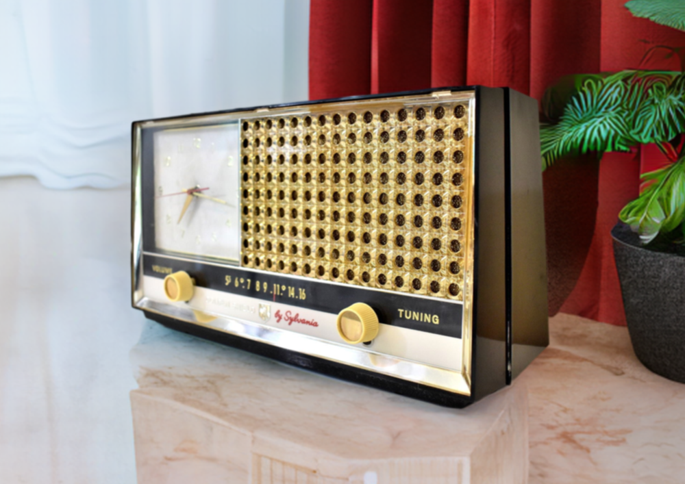 Regency Black Gold 1957 Sylvania Model 1322 Vacuum Tube AM Clock Radio ...