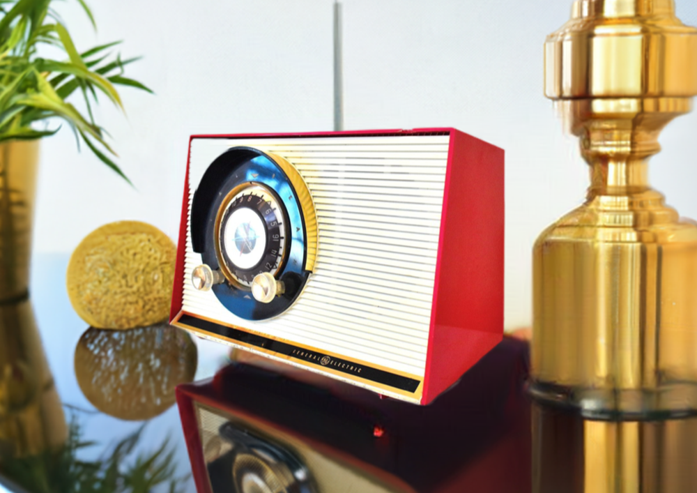 Cardinal Red 1959 General Electric Model 862 Vacuum Tube AM Radio Sput ...