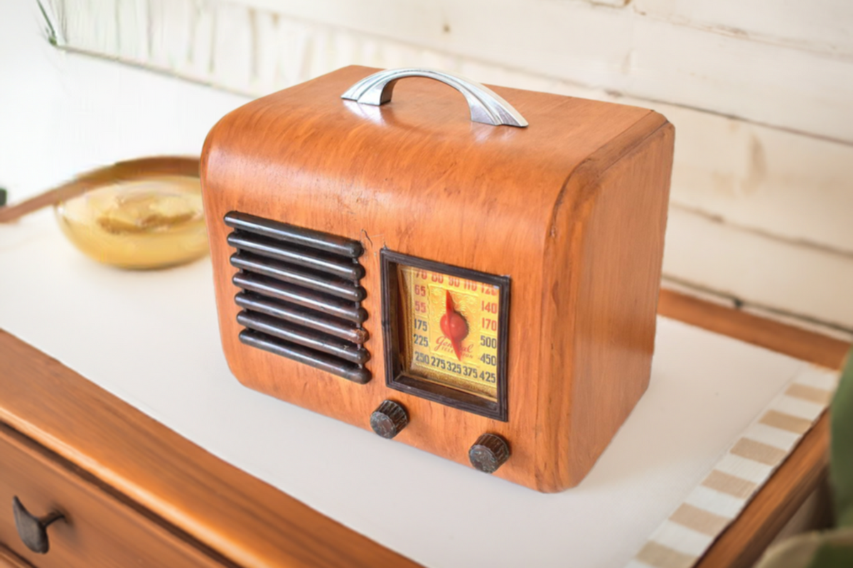Artisan Crafted Wood 1947 General Television Model 2A5 AM Vacuum Tube ...