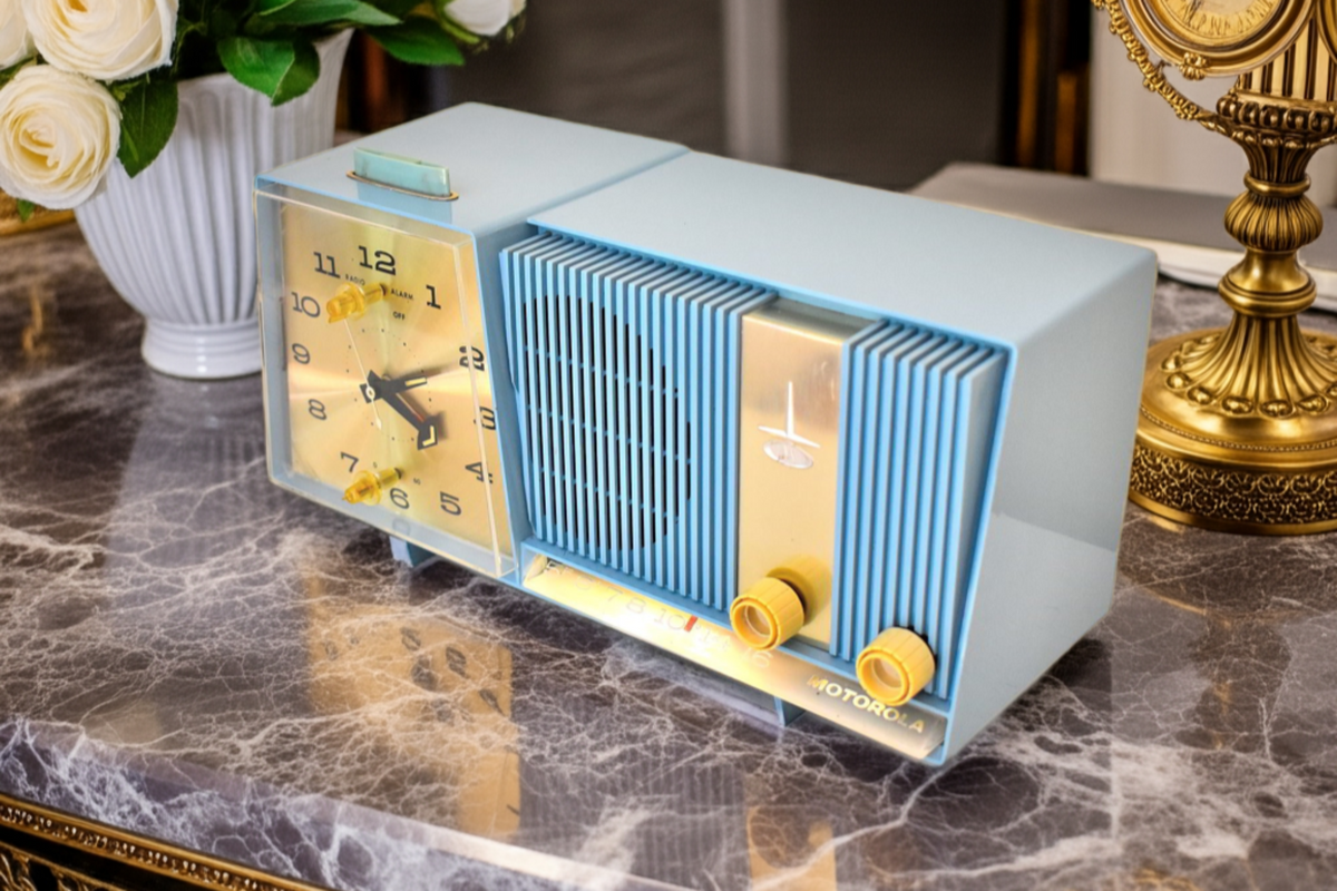 Tuxedo Blue 1960 Motorola Model C11B AM Vacuum Tube Clock Alarm Clock ...