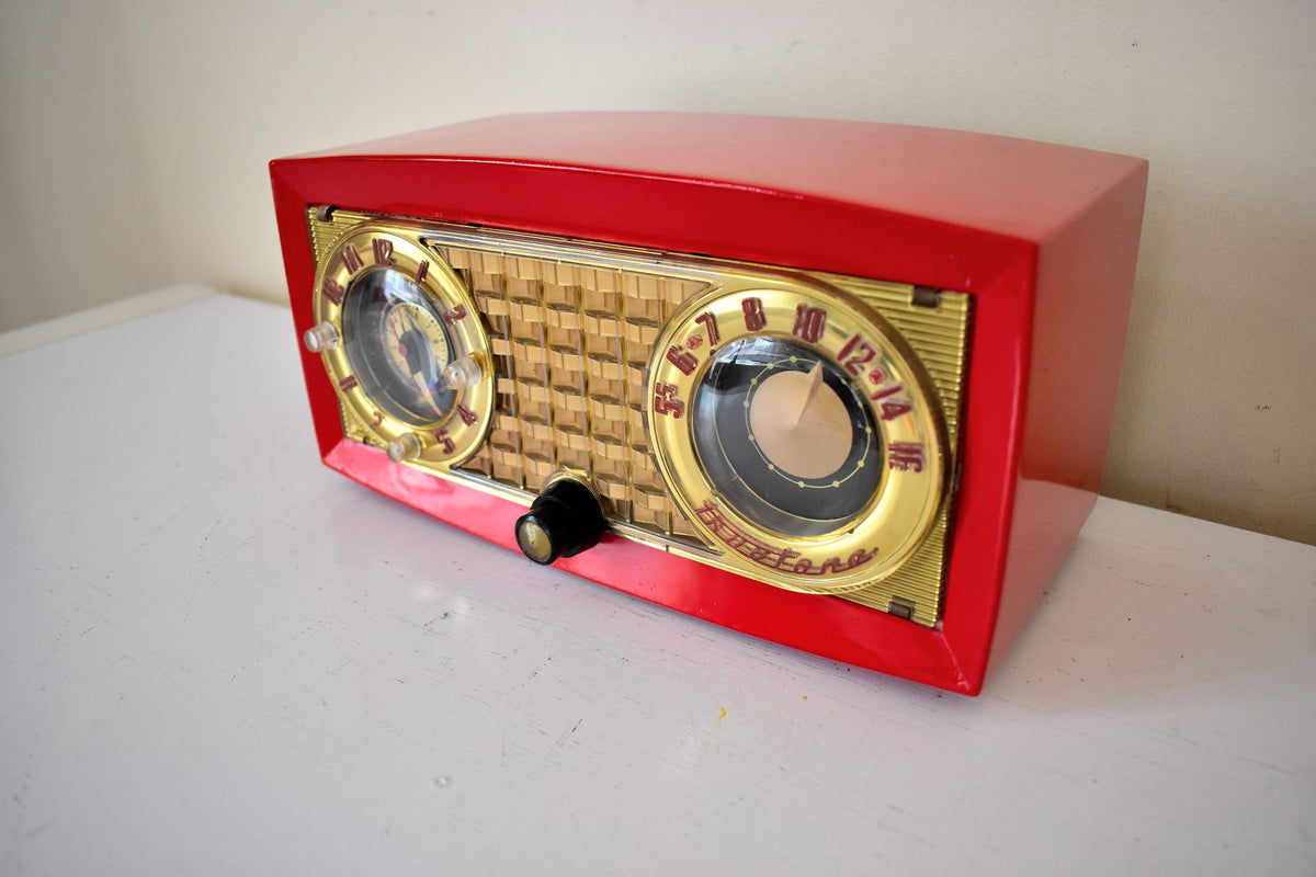 Lantern Red 1954 Truetone D2419-A Vacuum Tube AM Alarm Clock Radio Sou ...