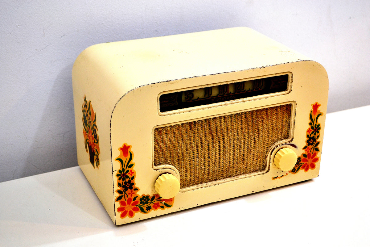 Country Cottage Ivory 1940 Motorola 55x15 Tube AM Radio Original Facto ...