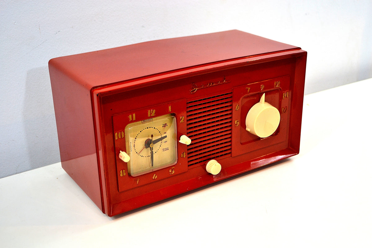 SOLD! - Mar 4, 2020 - Fire Engine Red 1949 Jewel Model 940 Red Bakelit ...