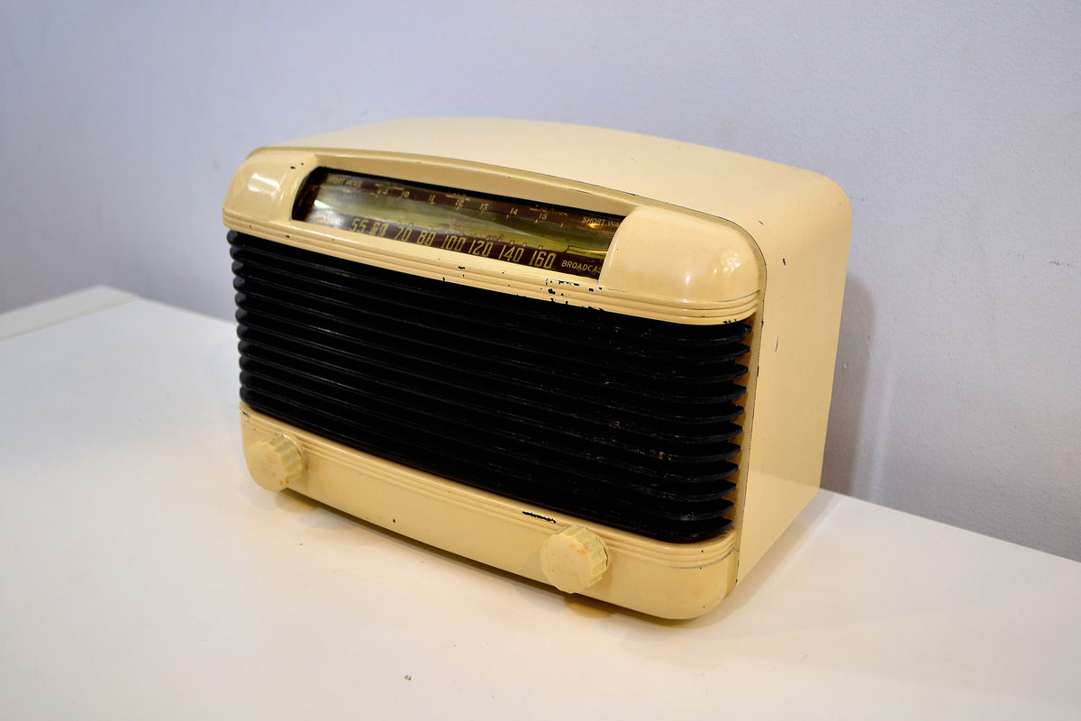 Ivory and Black Bakelite Vintage 1947 Farnsworth Model ET-061 AM Short ...