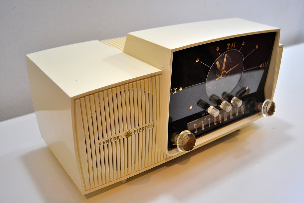 SOLD! - Aug 23, 2019 - Classic Pure White 1957 General Electric Model ...