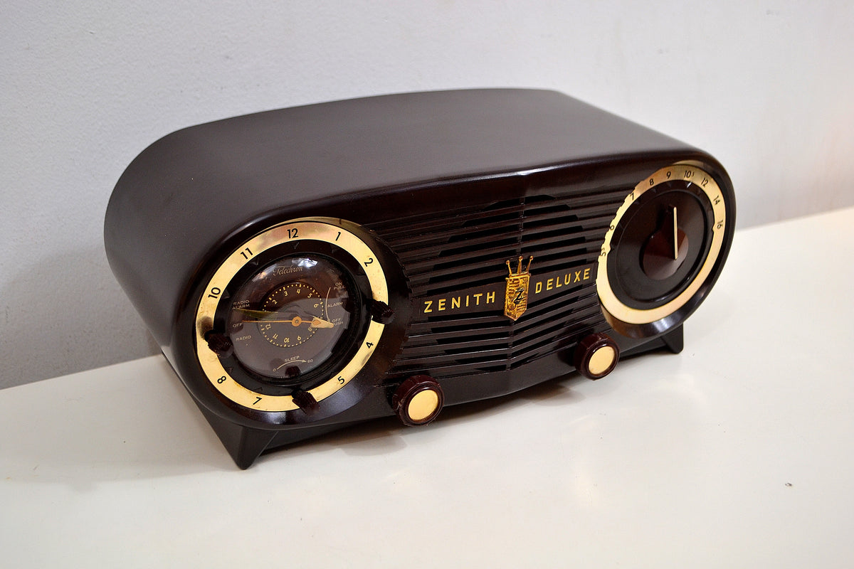 Owl Eyes Brown and Gold Vintage 1950 Zenith 5-L-03 AM Tube Clock Radio ...
