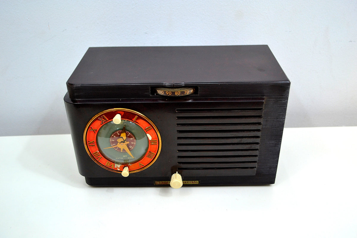 SOLD! - Oct 8, 2019 - 1952 General Electric Model 60 AM Brown Bakelite ...