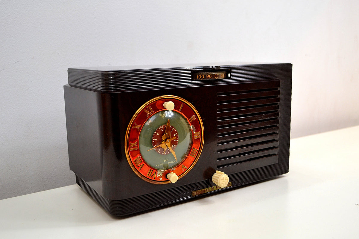 SOLD! - Oct 8, 2019 - 1952 General Electric Model 60 AM Brown Bakelite ...
