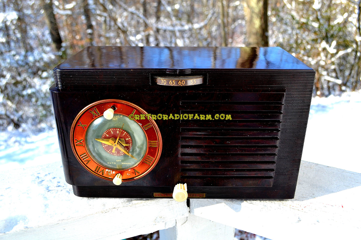 SOLD! - Dec 13, 2017 - Art Deco 1952 General Electric Model 60 AM Brown ...
