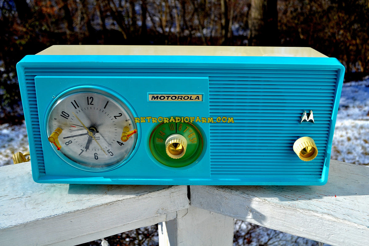 SOLD! - Jan 1, 2018 - SKY BLUE Mid Century Retro 1958 Motorola Model ...