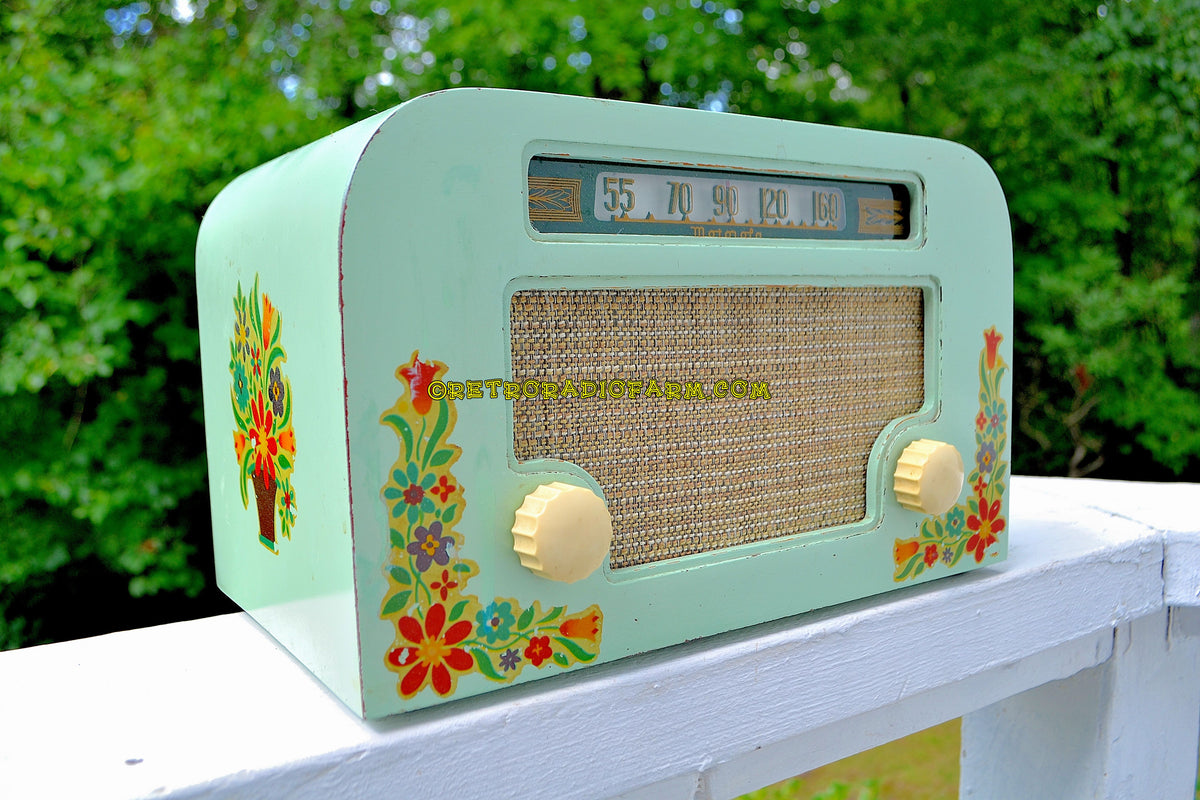 SOLD! - Sept 1, 2017 - COUNTRY COTTAGE Green 1940 Motorola 55x15 Tube ...