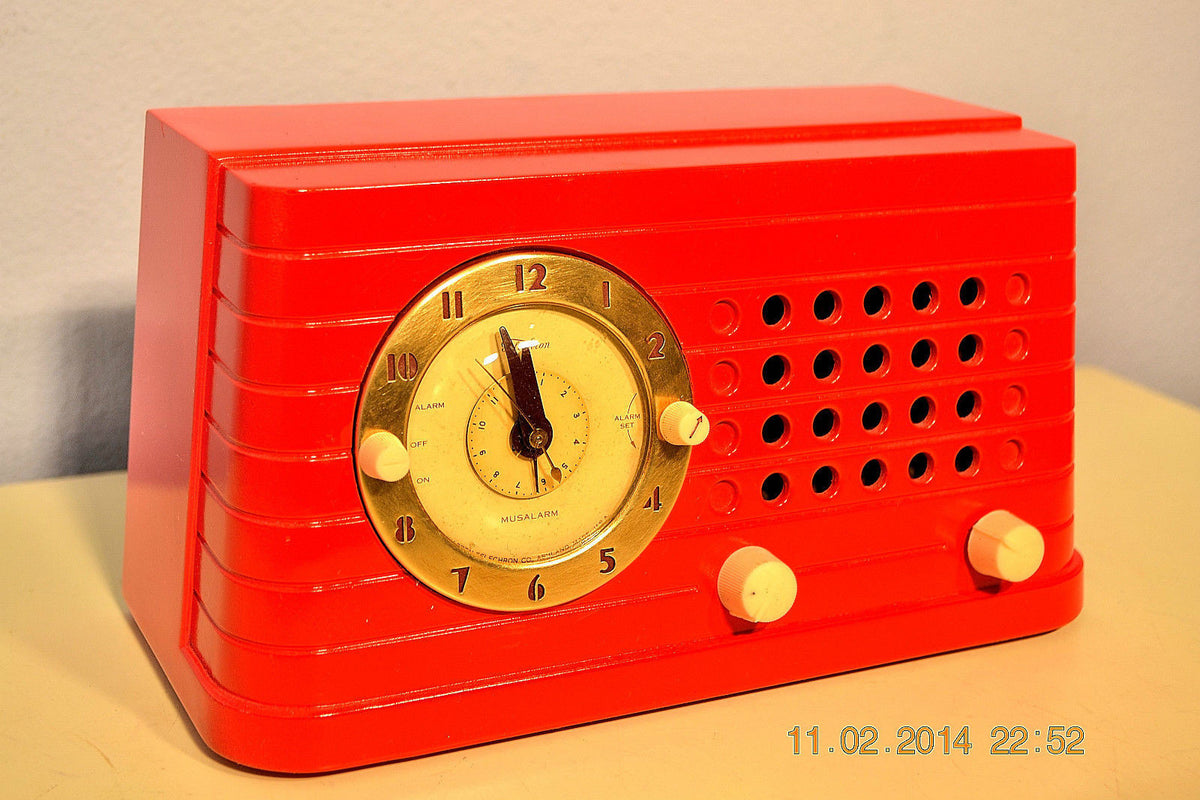 SOLD! - Feb 27, 2014 - STUNNING CARDINAL RED Bakelite 1948 Telechron ...