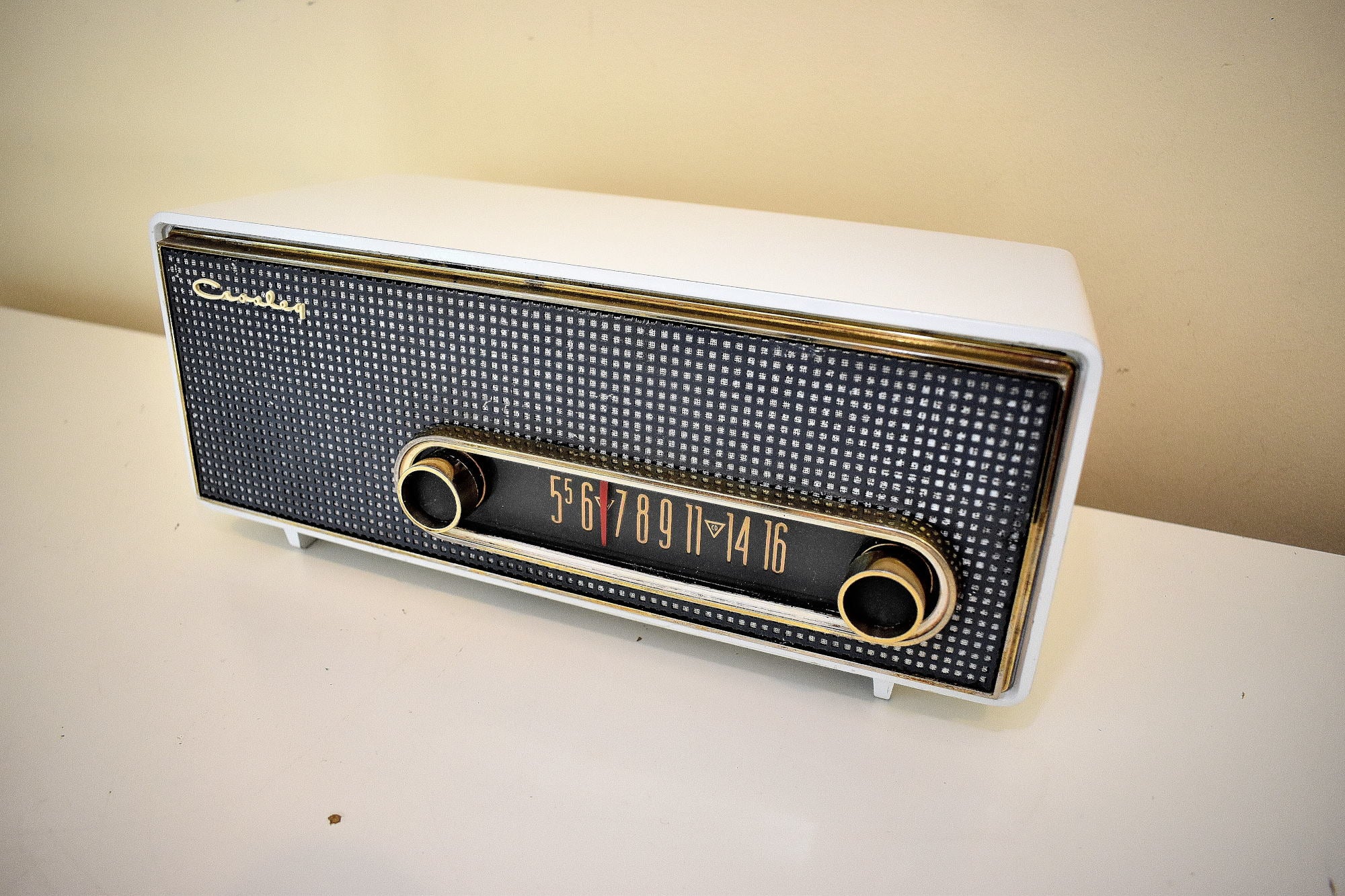 Alpine White Bakelite 1959 Crosley Model T-60 Vacuum Tube AM Radio Qua ...