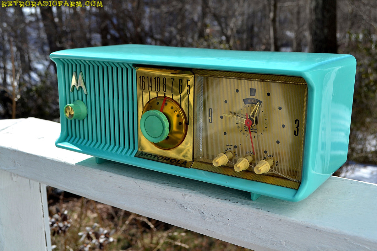 SOLD! - Apr 27, 2017 - VIVID Turquoise Retro Jetsons 1957 Motorola 57CC ...