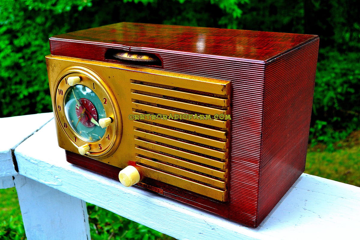Sold! - Oct 21, 2017 - BLUETOOTH MP3 READY - BURLED TOP Art Deco 1952 ...