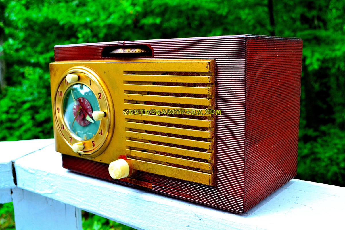 Sold! - Oct 21, 2017 - BLUETOOTH MP3 READY - BURLED TOP Art Deco 1952 ...