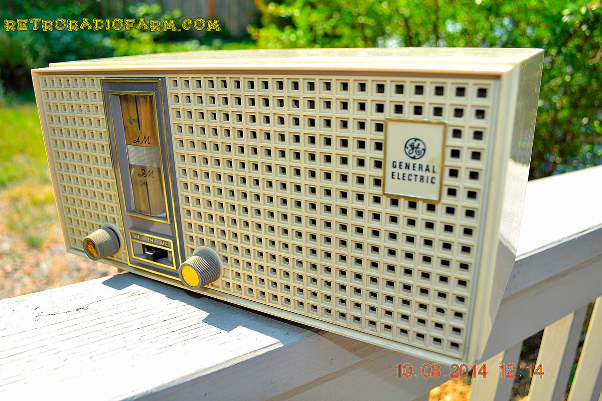 SOLD! - Nov 23, 2014 - AM/FM HIPSTER GREY Retro Vintage 1960's General ...