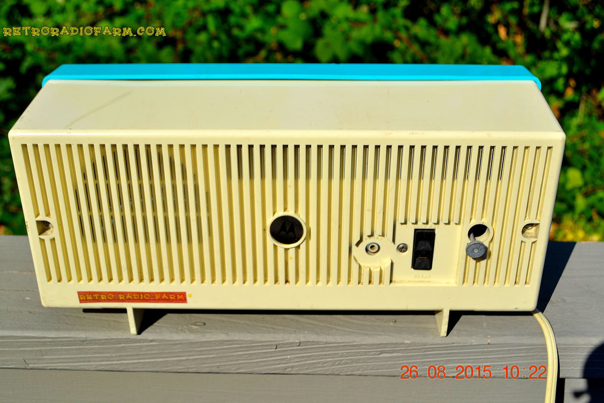 SOLD! - July 10, 2015 - BLUETOOTH MP3 READY - ELECTRIC BLUE Retro ...