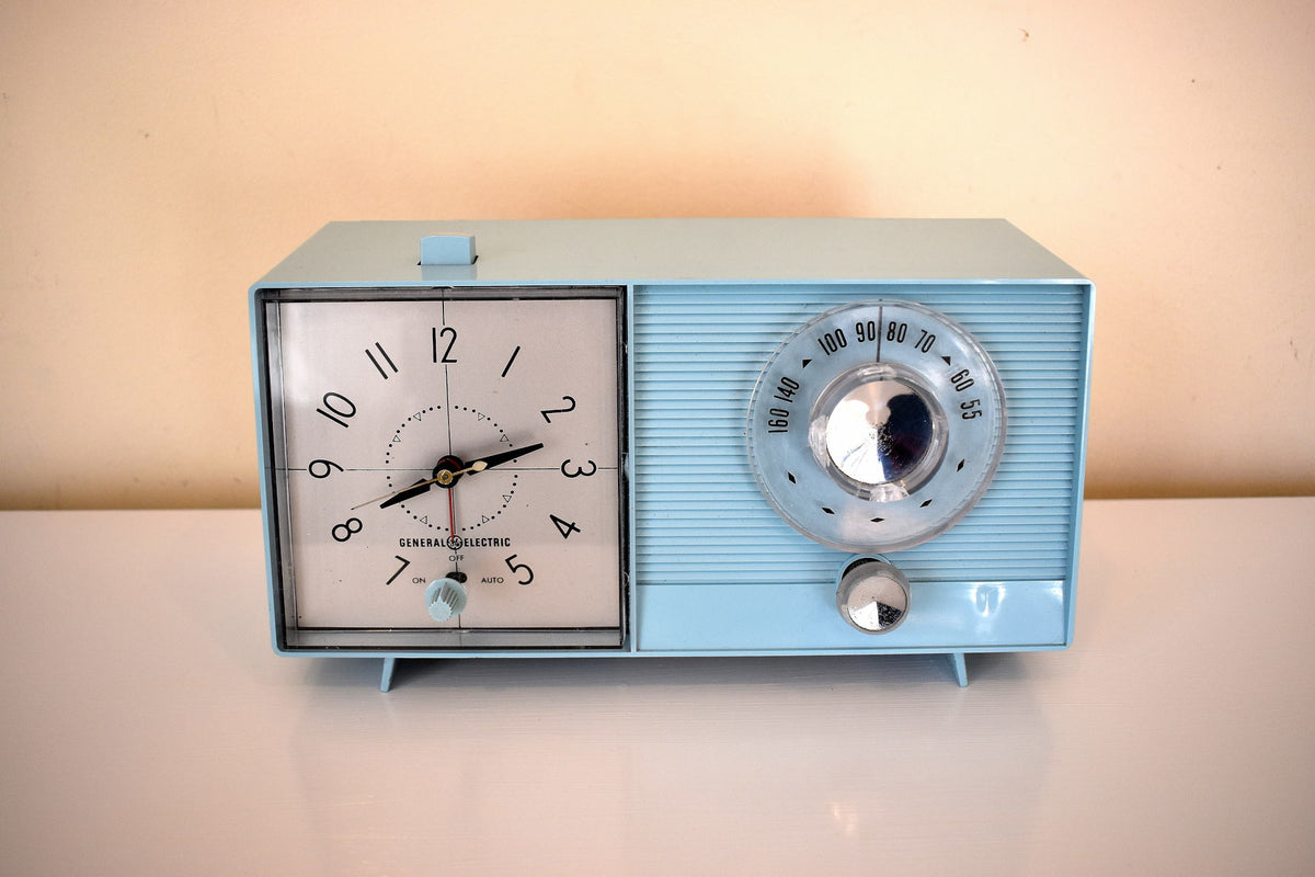 Baby Blue 1966 General Electric Model C-411A AM Vacuum Tube Radio Soun ...
