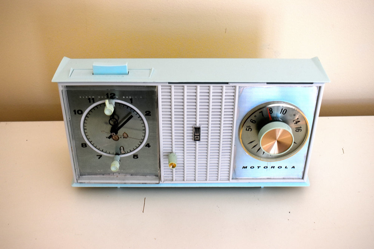 Chalfonte Blue 1963 Motorola Model C35BK Vacuum Tube AM Clock Radio Ex ...