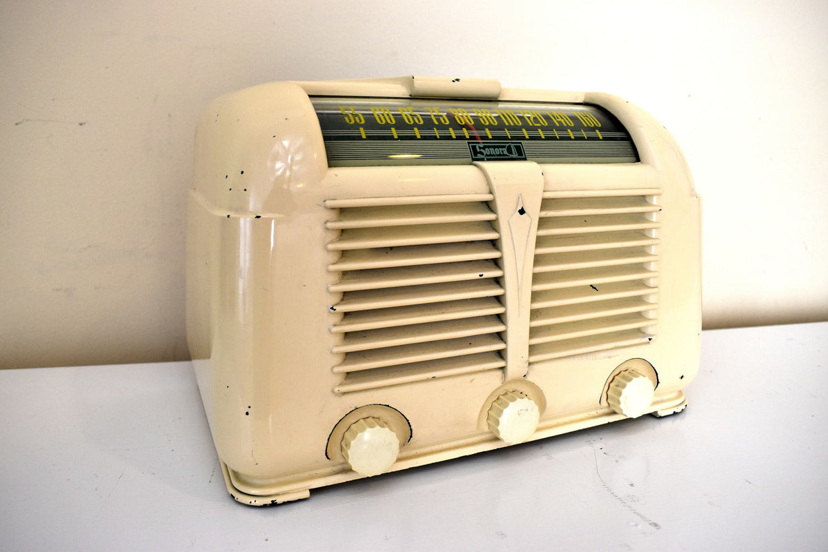 Cream Ivory Bakelite 1946 Sonora Model RZU-222 AM Vacuum Tube Radio So ...