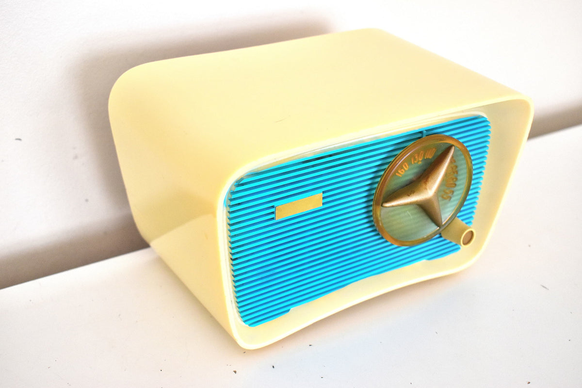 Turquoise and White 1959 Travler Model T-204 AM Vacuum Tube Radio Cute ...