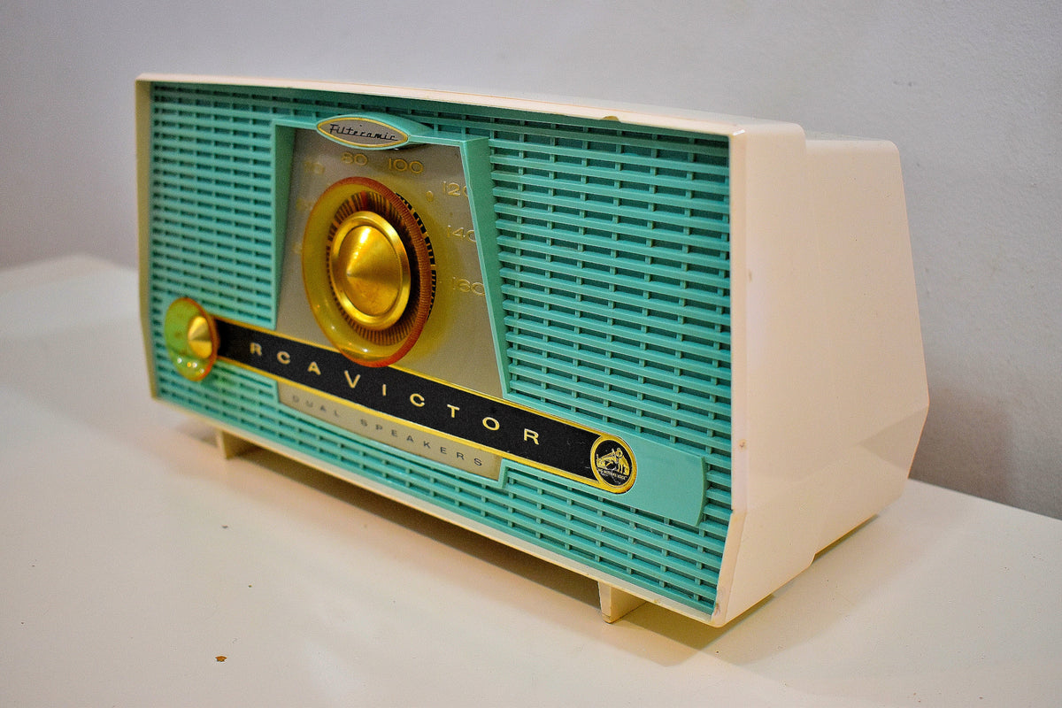 Turquoise and White RCA Victor Model 4-XHE AM Vacuum Tube Radio Works ...