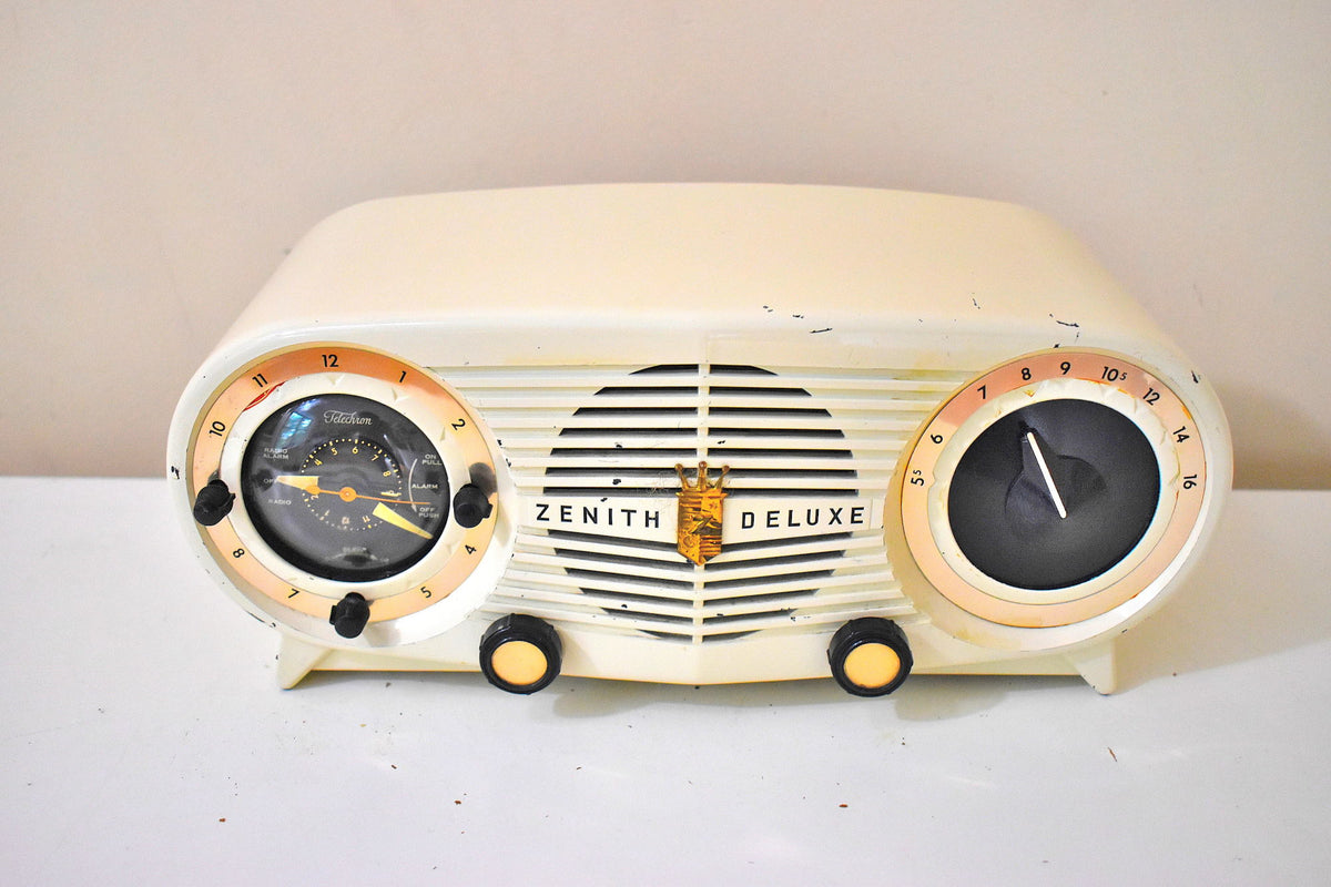Snow White 1953 Zenith Owl Eyes Model K518 AM Vacuum Tube Radio Great ...