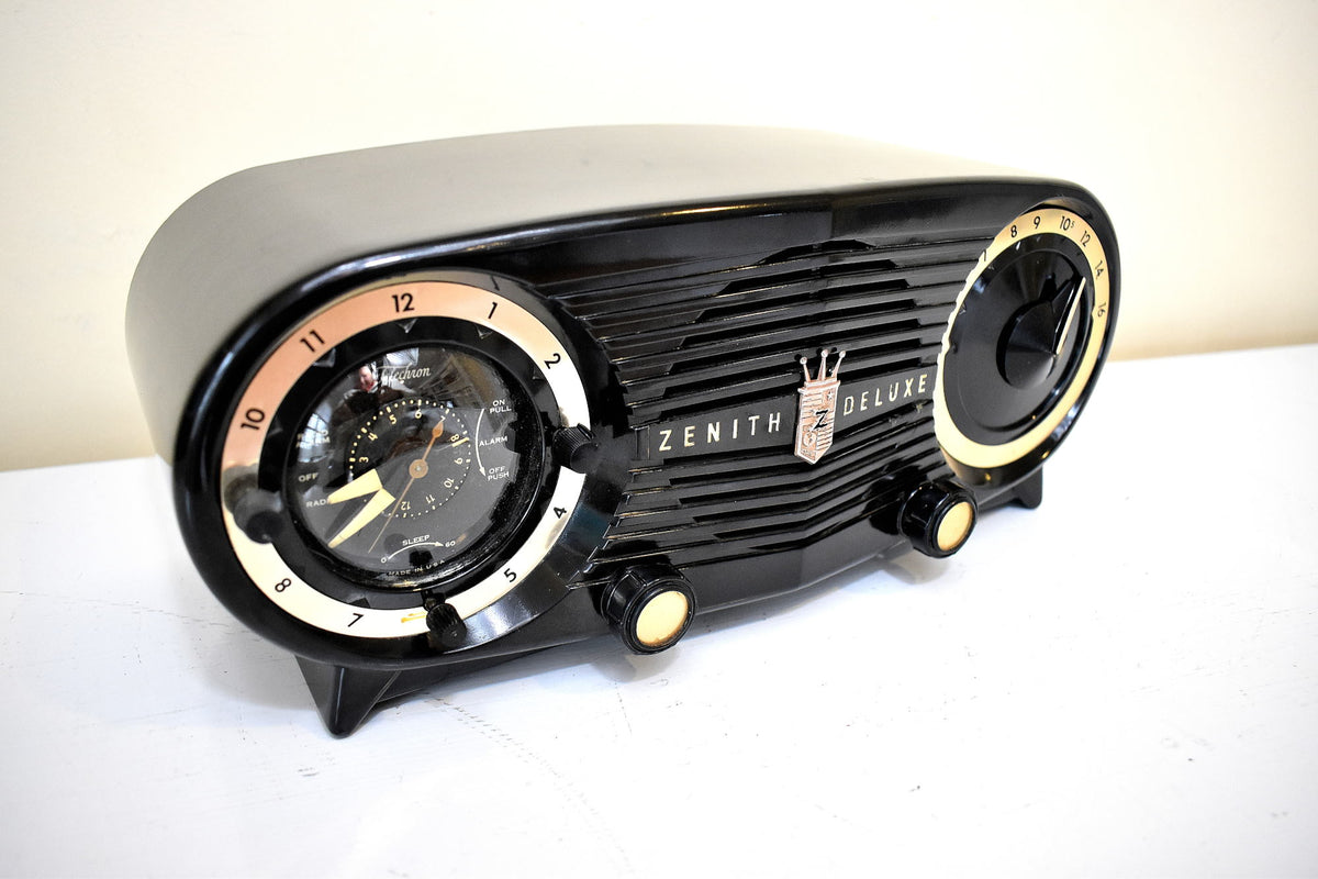 Anthracite Black Bakelite 1954 Zenith Deluxe "Owl Eyes" Model L515 Vac ...