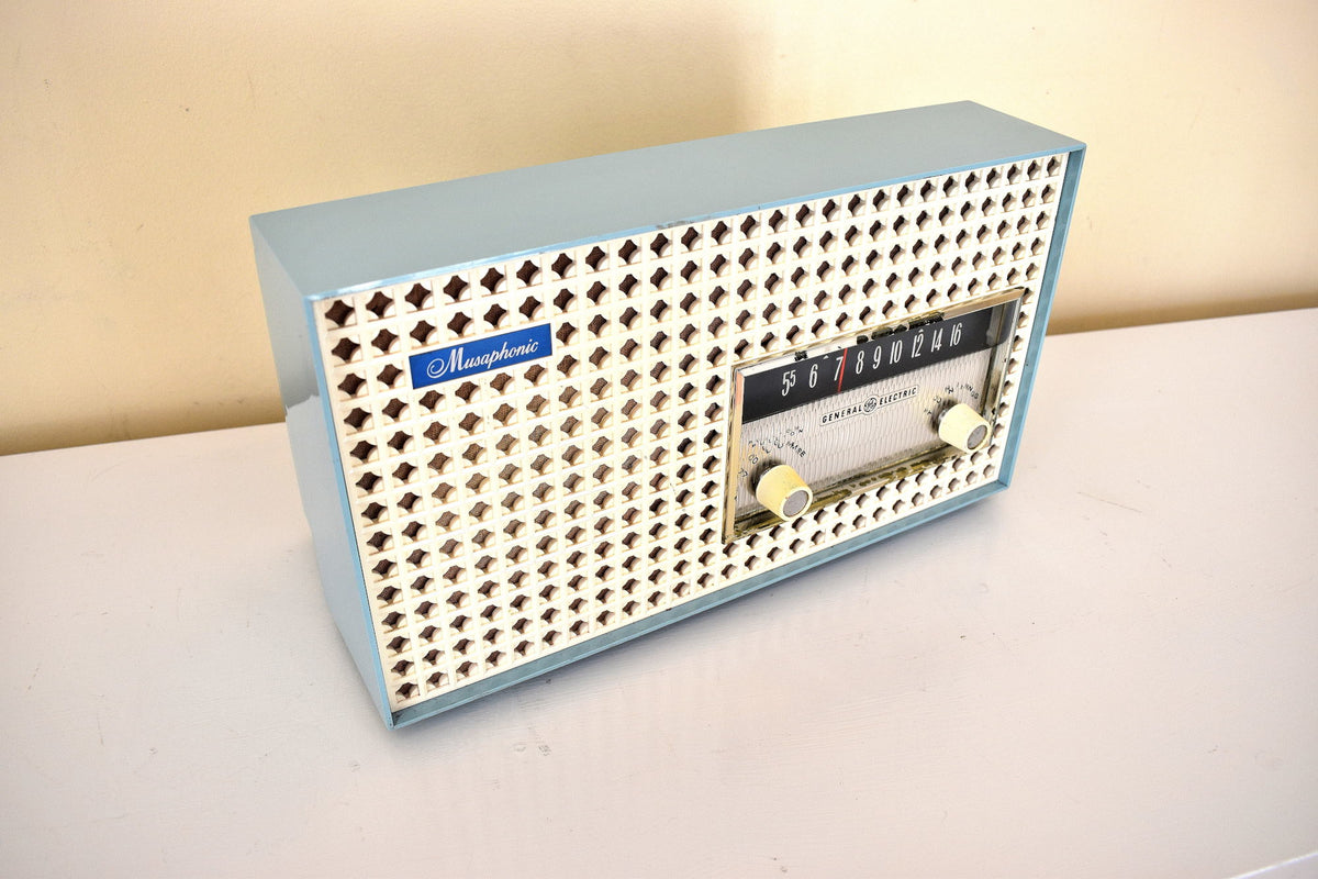 Breezeway Blue 1960 General Electric Model T-165A Vacuum Tube Radio So ...